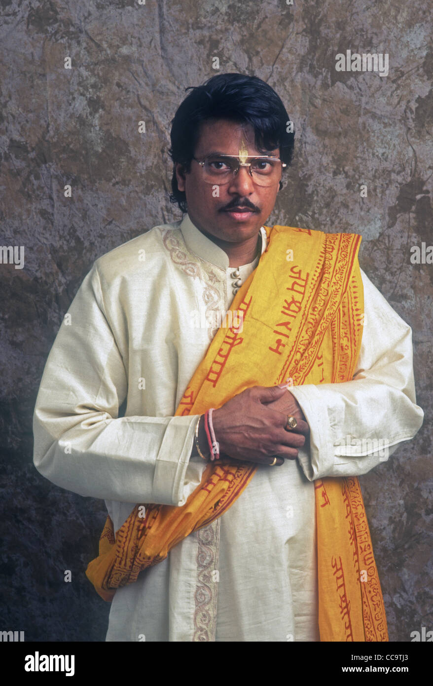 Hindu religious man Stock Photo - Alamy