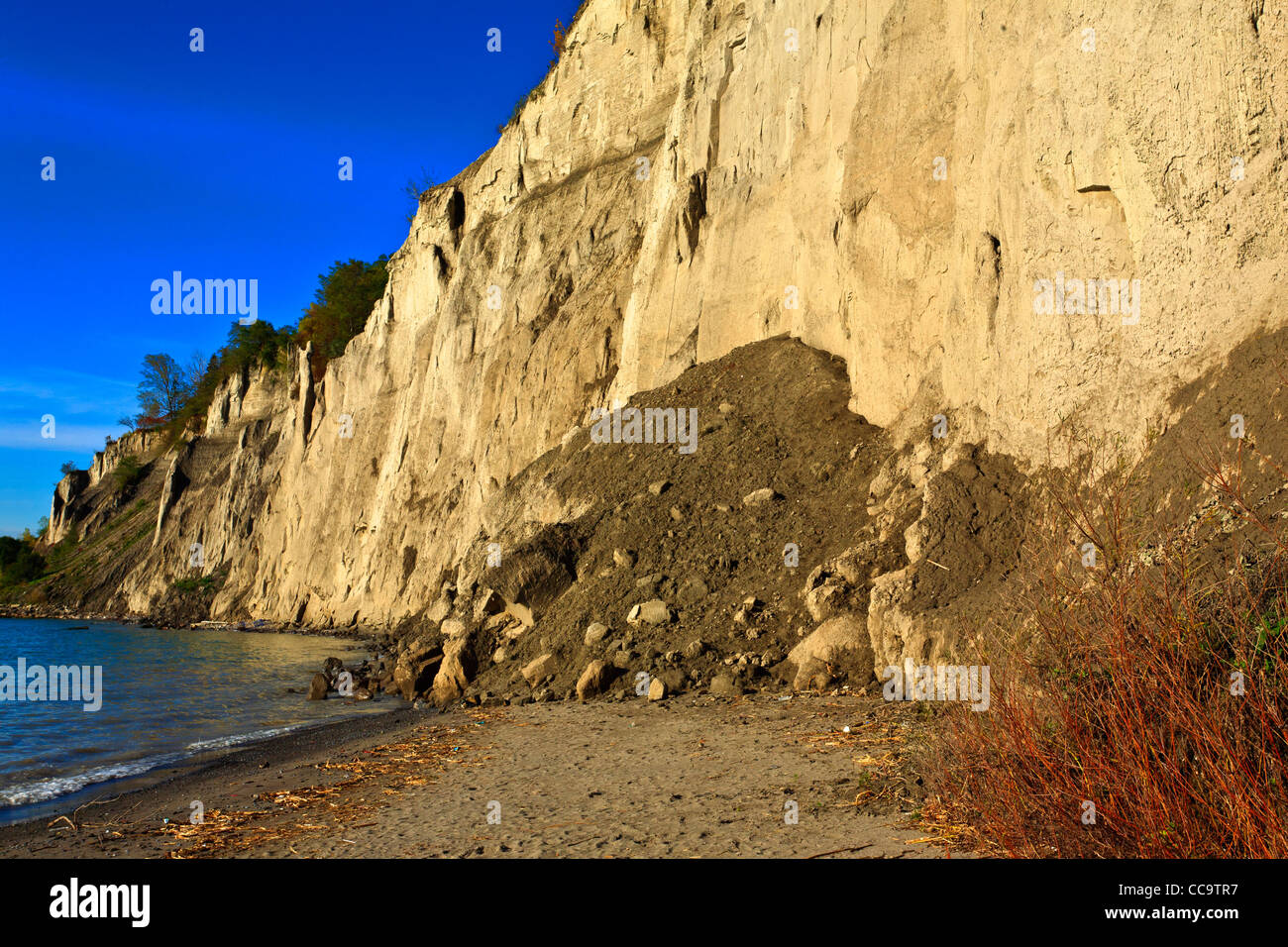 Cliff scarborough bluffs toronto hi-res stock photography and images ...