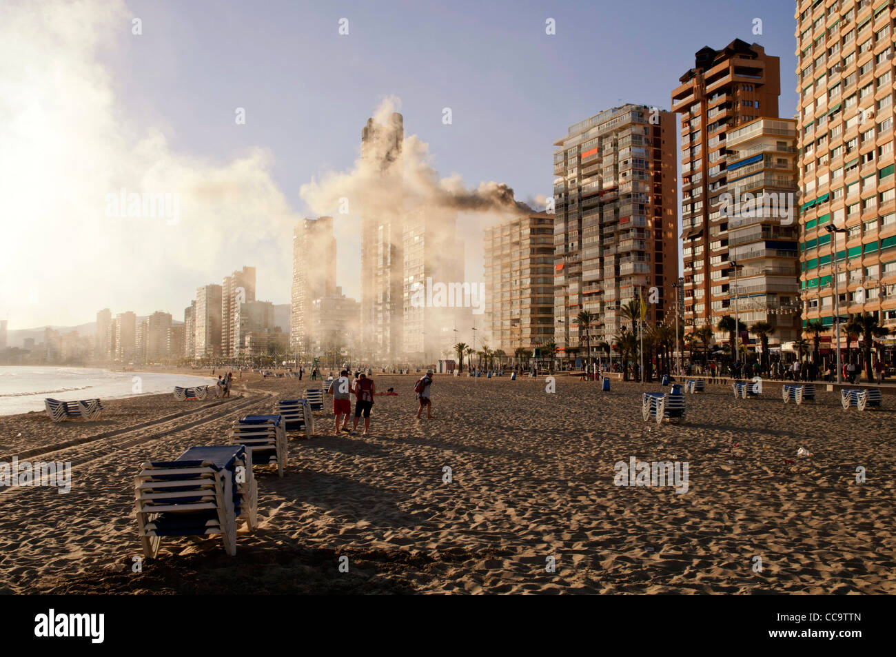 Fire has broken out in a penthouse of a building on Playa Levante beach ...