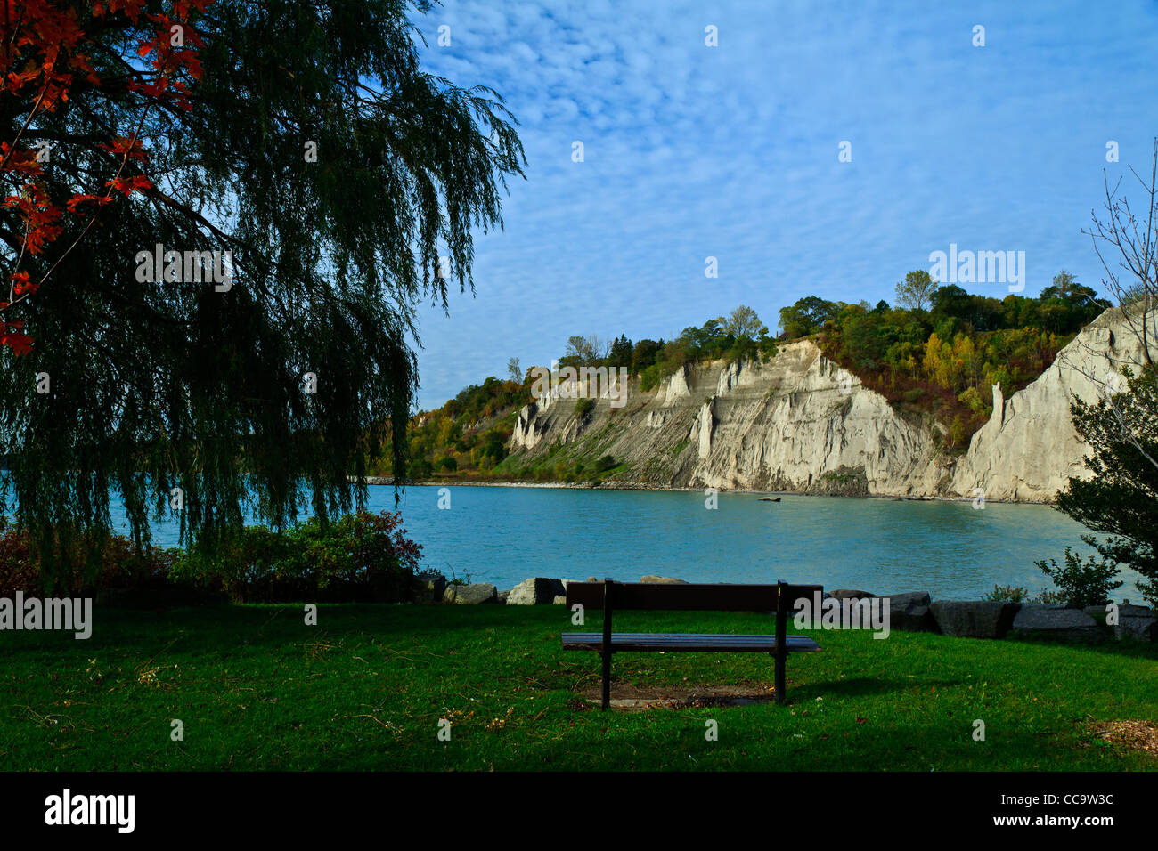 Toronto great lakes cliffs hi-res stock photography and images - Alamy