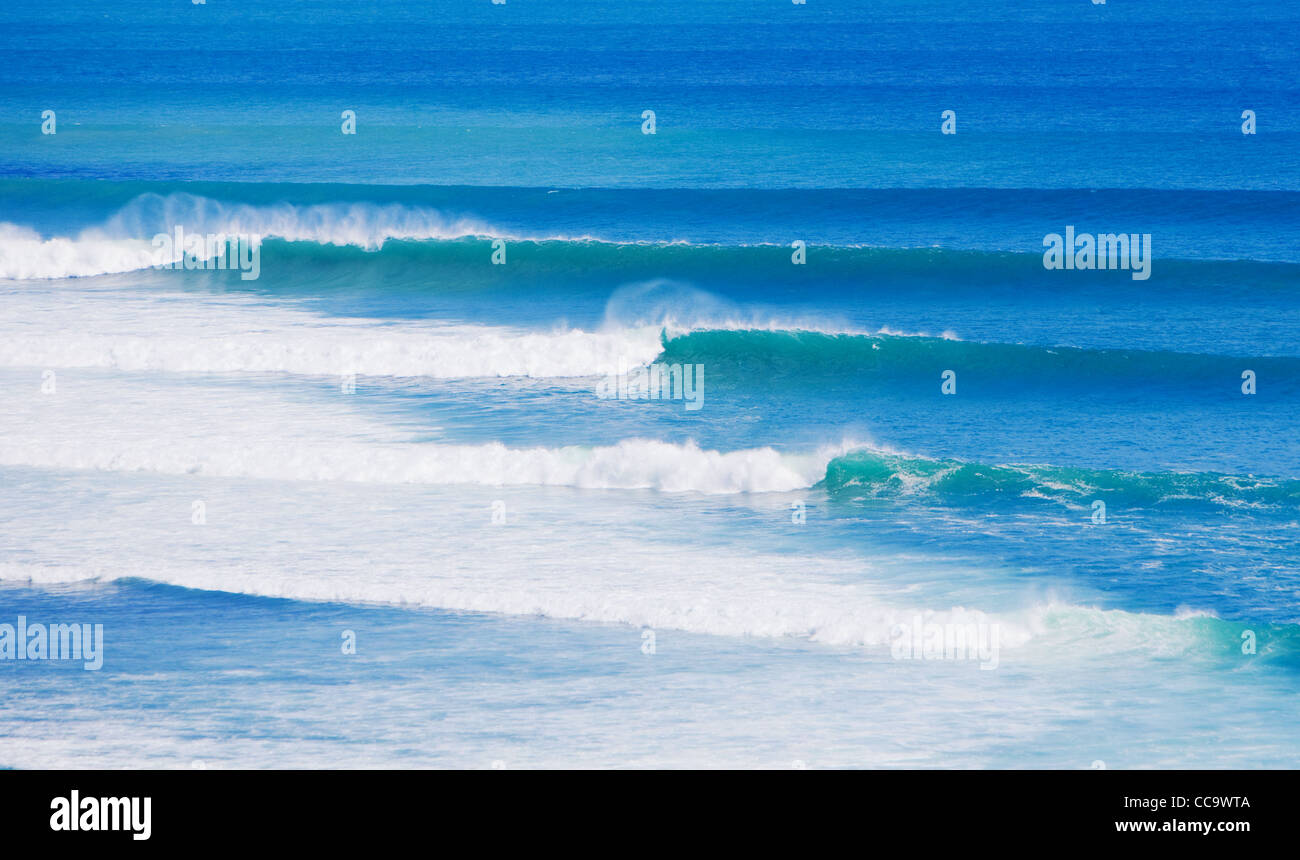 Water waves tube hi-res stock photography and images - Alamy