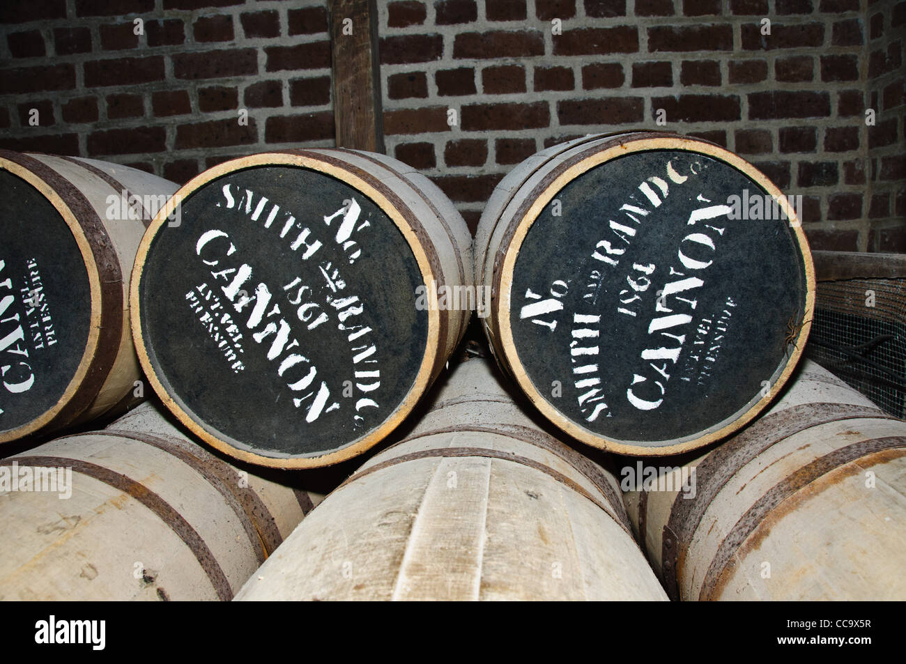 Gunpowder barrel hi-res stock photography and images - Alamy