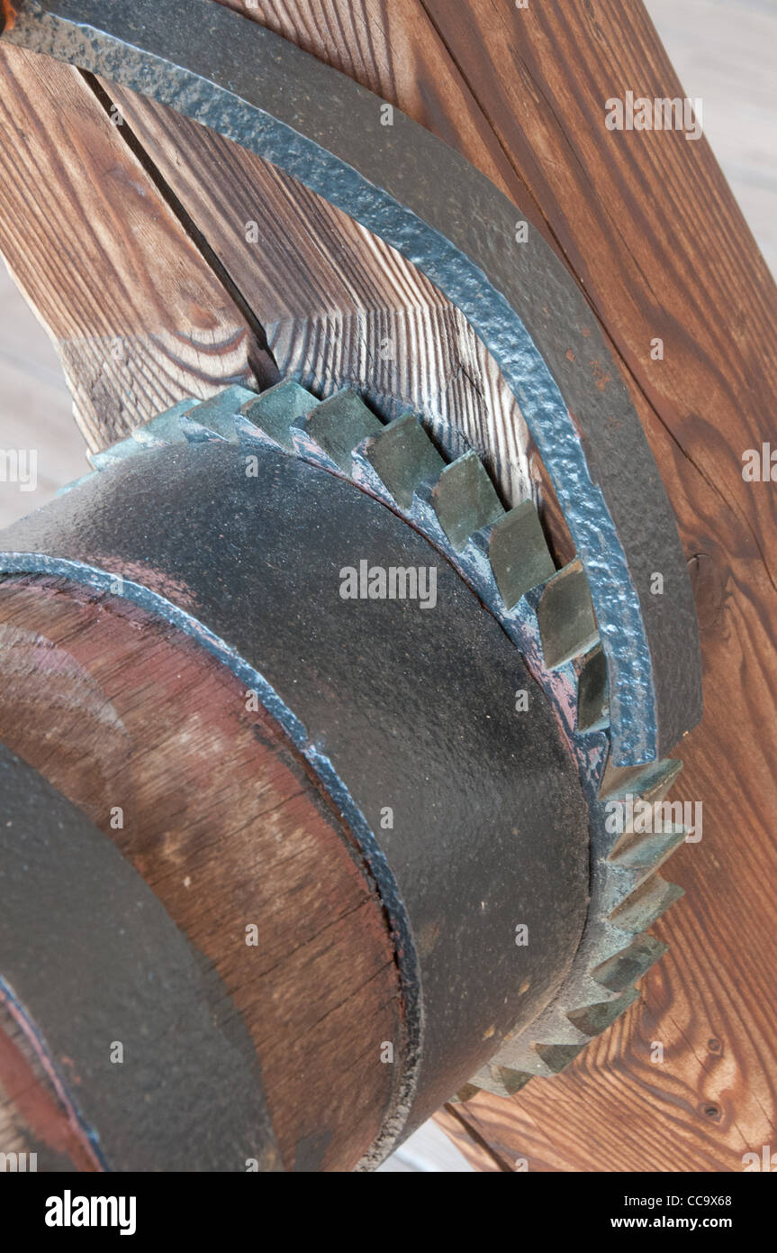Ratchet wheel hi-res stock photography and images - Alamy