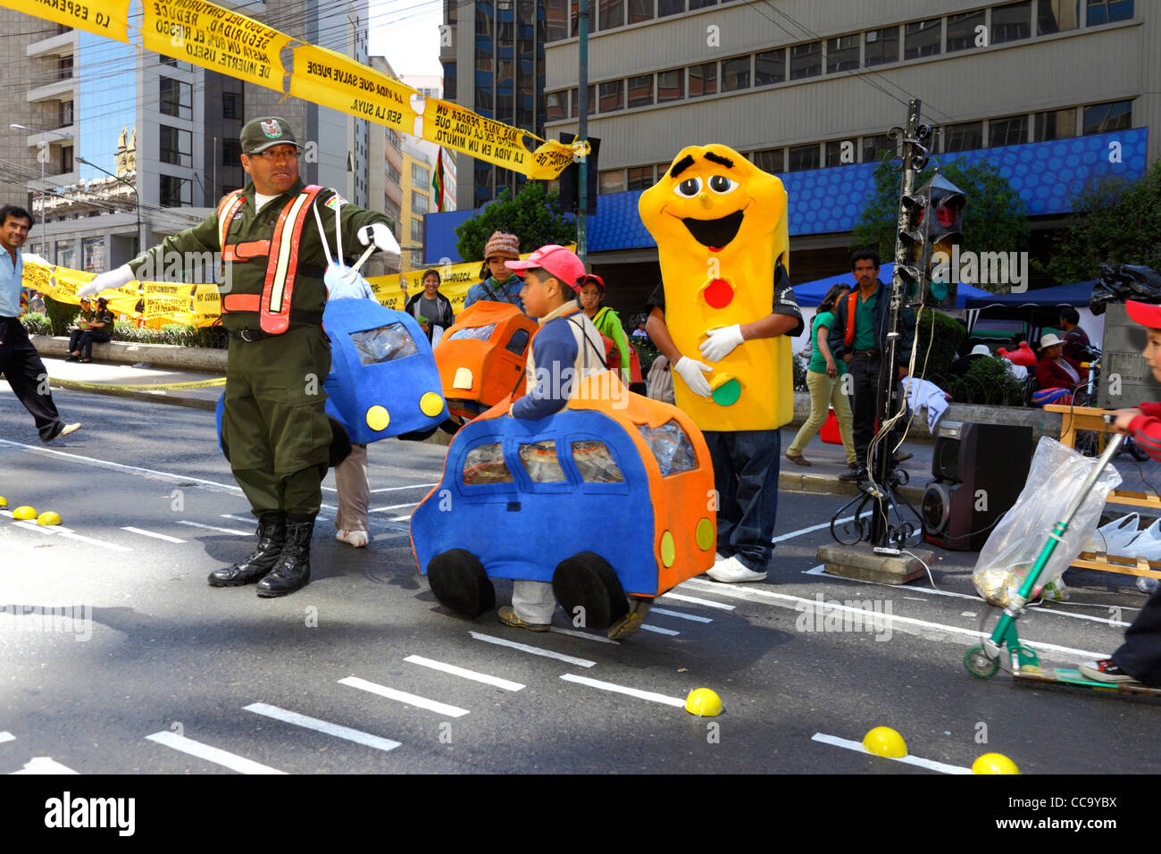 Transport police organise games in street to teach children to respect ...