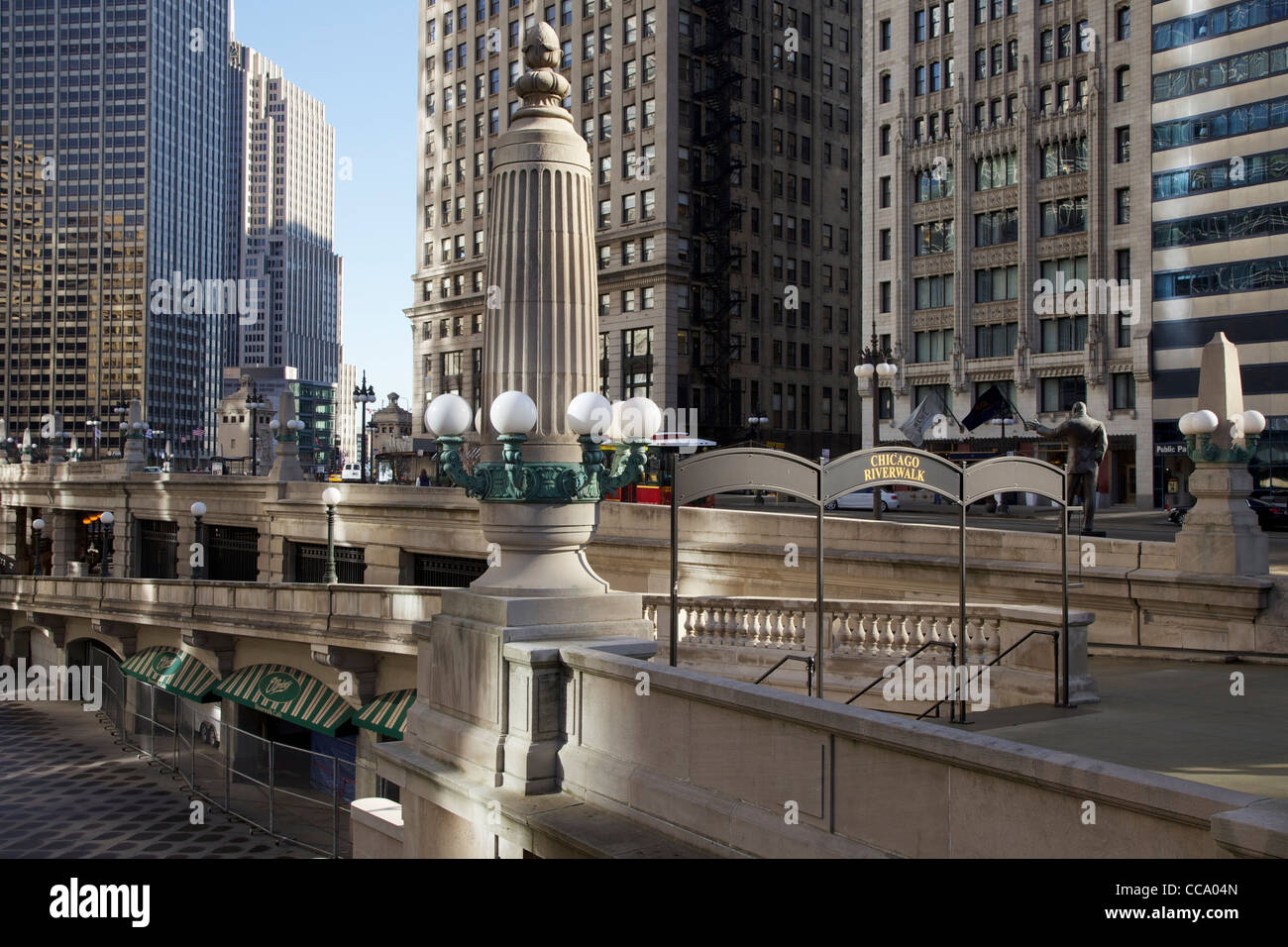 Chicago Riverwalk and Wacker Drive Stock Photo - Alamy