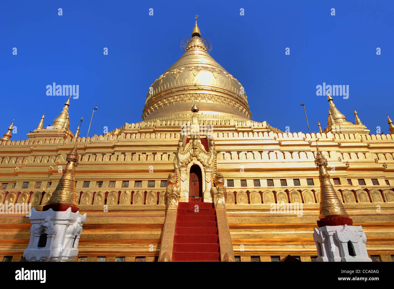 Shwezigon Paya (Pagoda) | Bagan (Pagan), Myanmar (Burma Stock Photo - Alamy