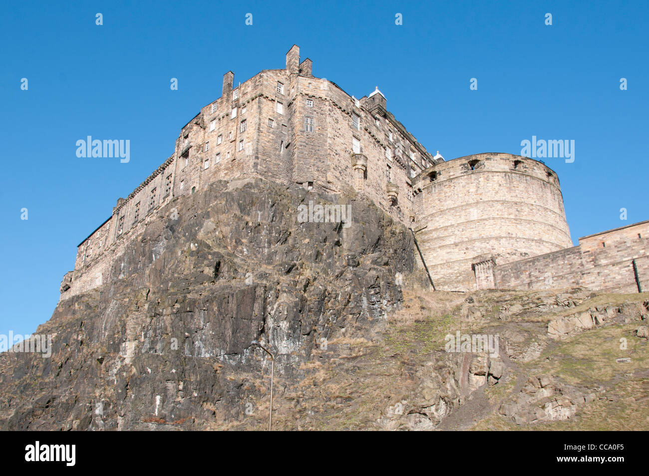 Edinburgh in Scotland with pictures of and from the famous landmark ...
