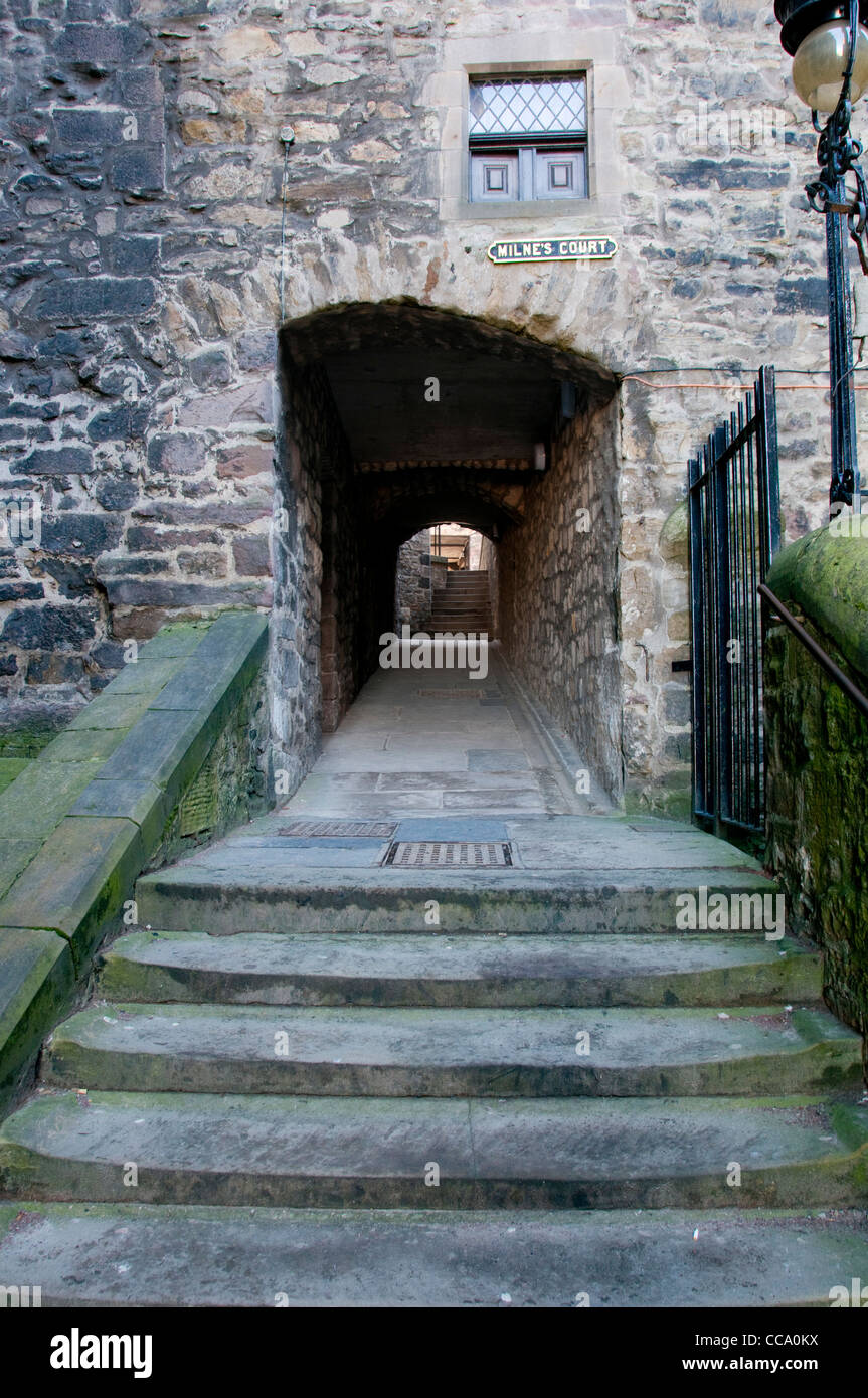 Edinburgh in Scotland with pictures of and from the famous landmark ...
