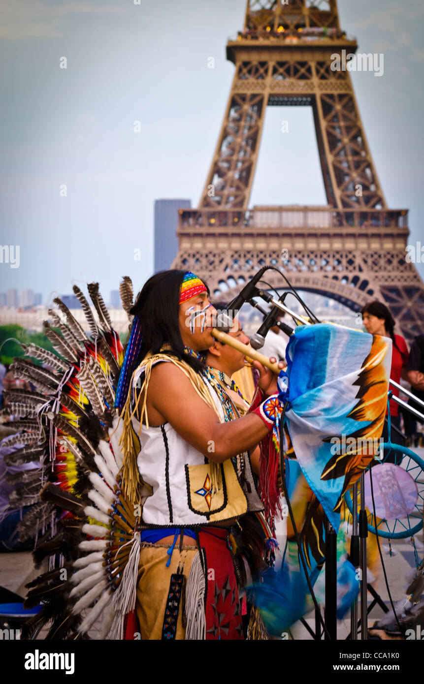 Native American performers at Trocadero Square (Eiffel Tower in ...