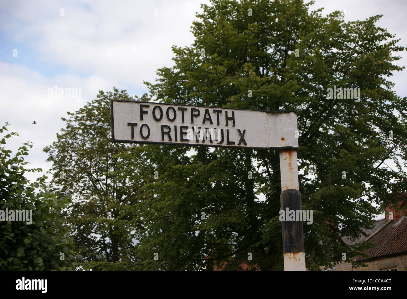 Fingerpost arrow hi-res stock photography and images - Alamy