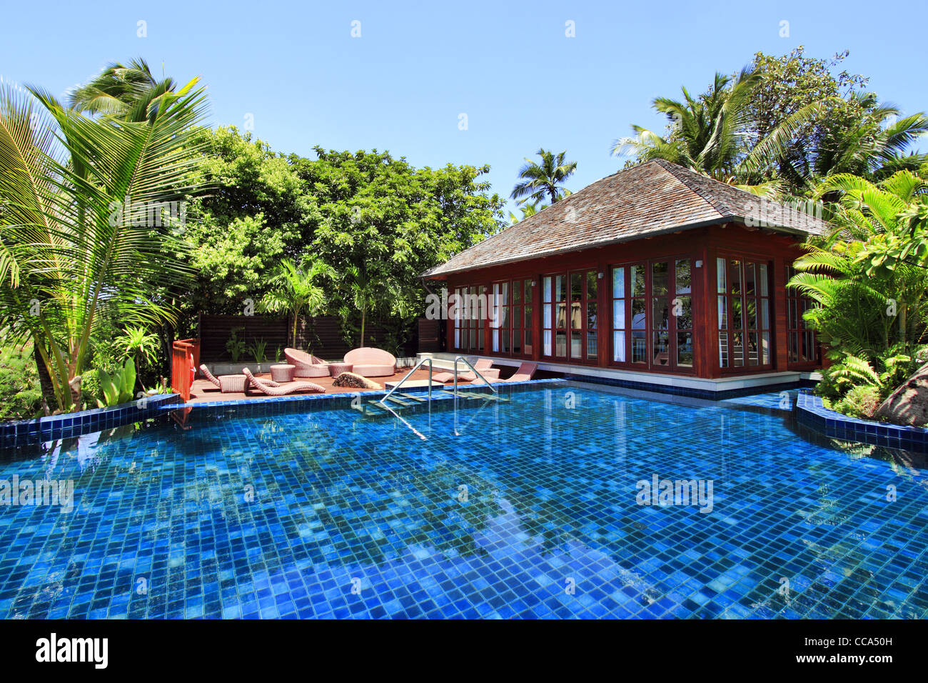 Silhouette island seychelles pool hi-res stock photography and images ...