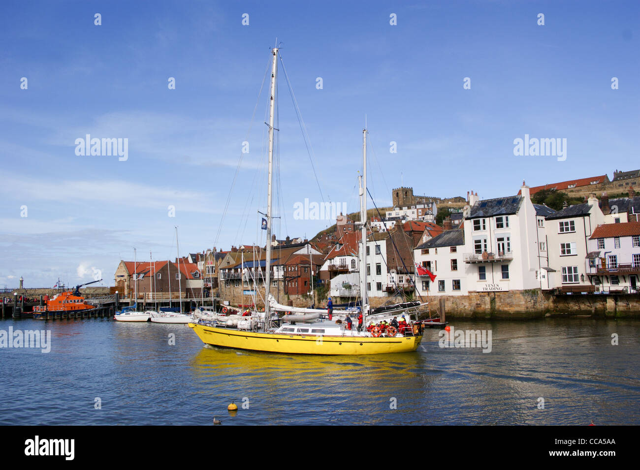 Whitby harbour james cook hi-res stock photography and images - Alamy