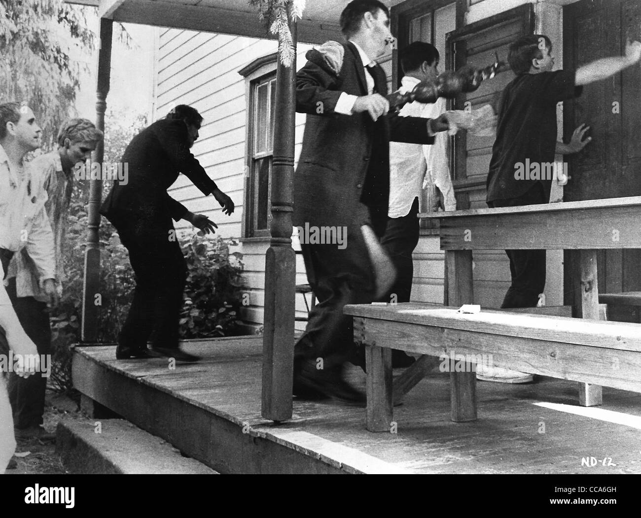 NIGHT OF THE LIVING DEAD (1968) GEORGE A. ROMERO (DIR) 005 MOVIESTORE ...