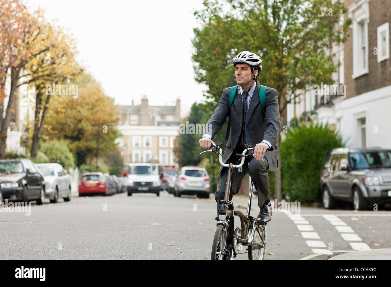 White point on street hi-res stock photography and images - Alamy