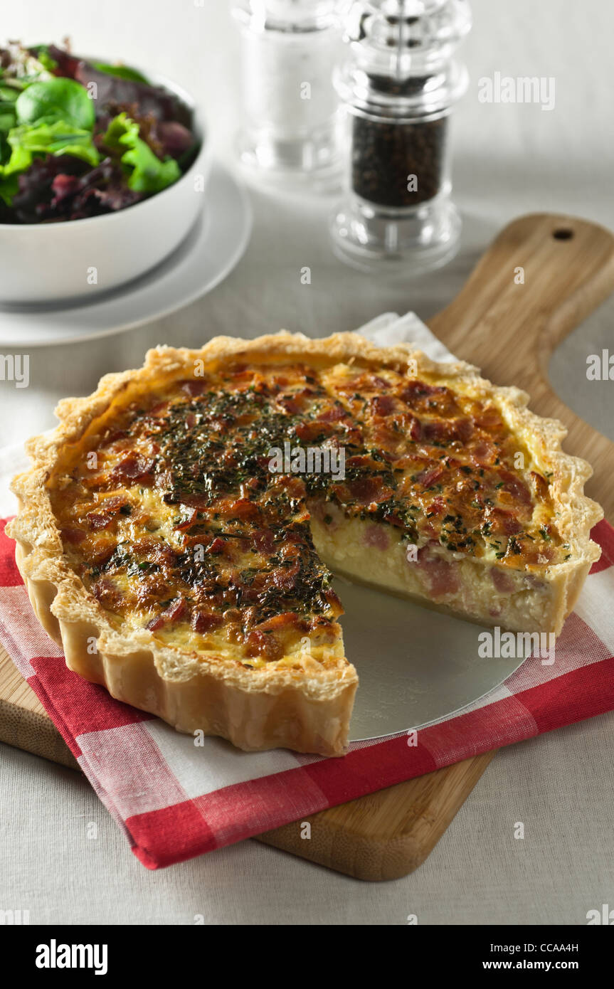 Quiche Lorraine. Bacon and cheese tart Stock Photo - Alamy