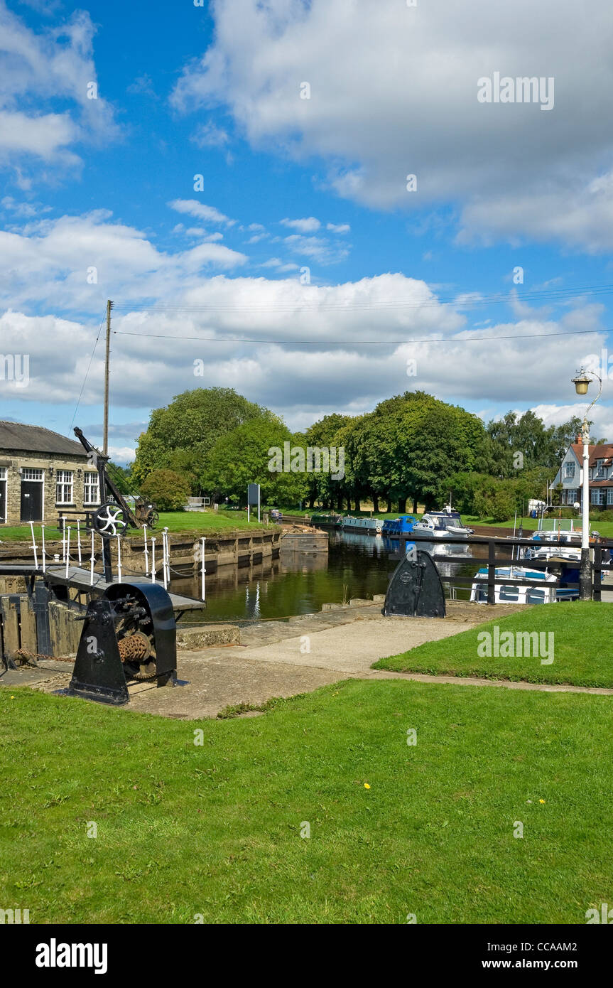 Naburn lock hi-res stock photography and images - Alamy