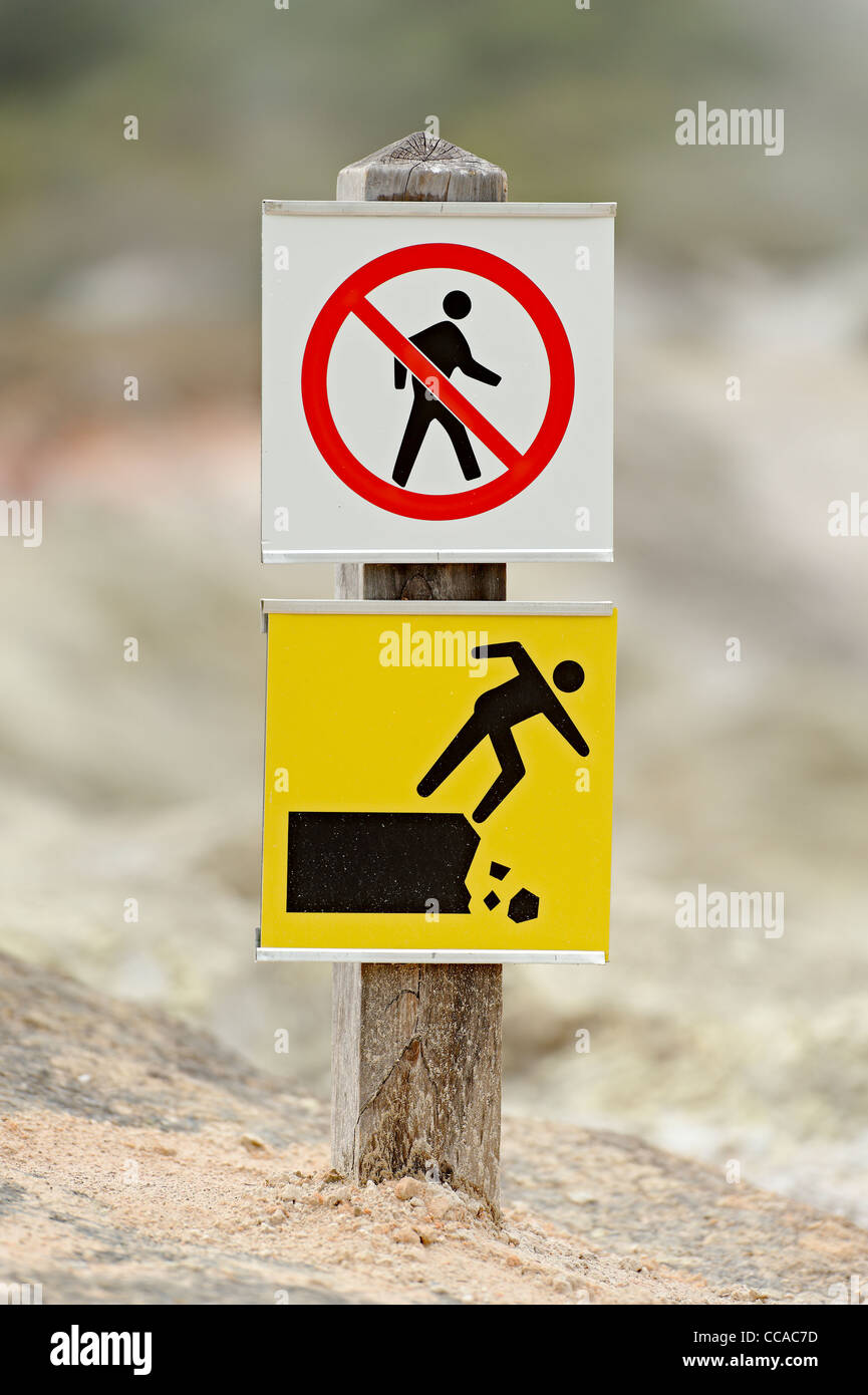 Unstable ground sign hi-res stock photography and images - Alamy