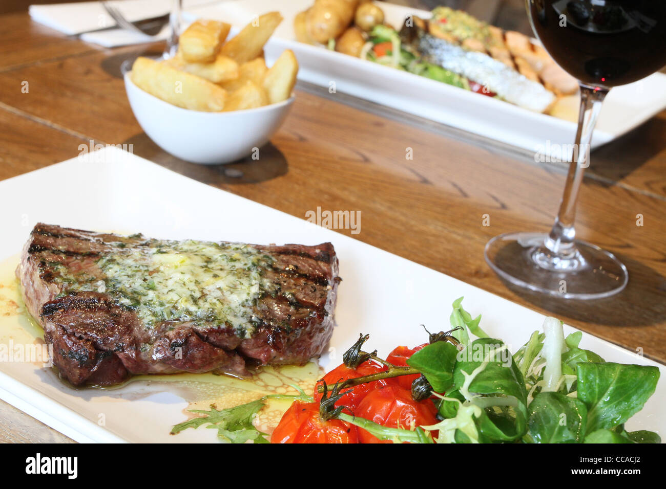 Pub food bistro hi-res stock photography and images - Alamy