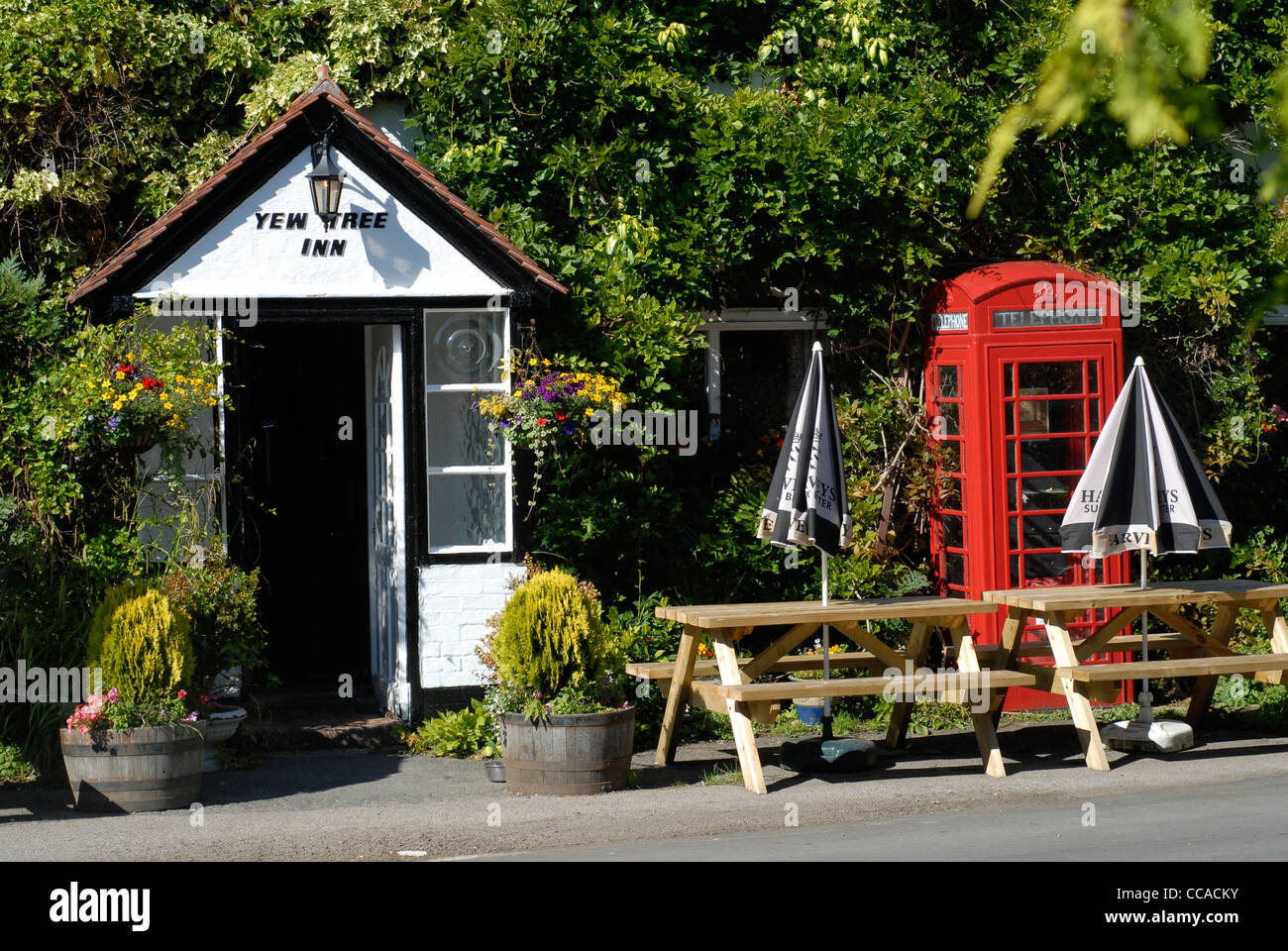 The traditional pub the Yew Tree Inn in the village of Arlington ...