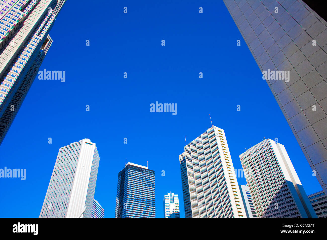 Office block shinjuku hi-res stock photography and images - Alamy