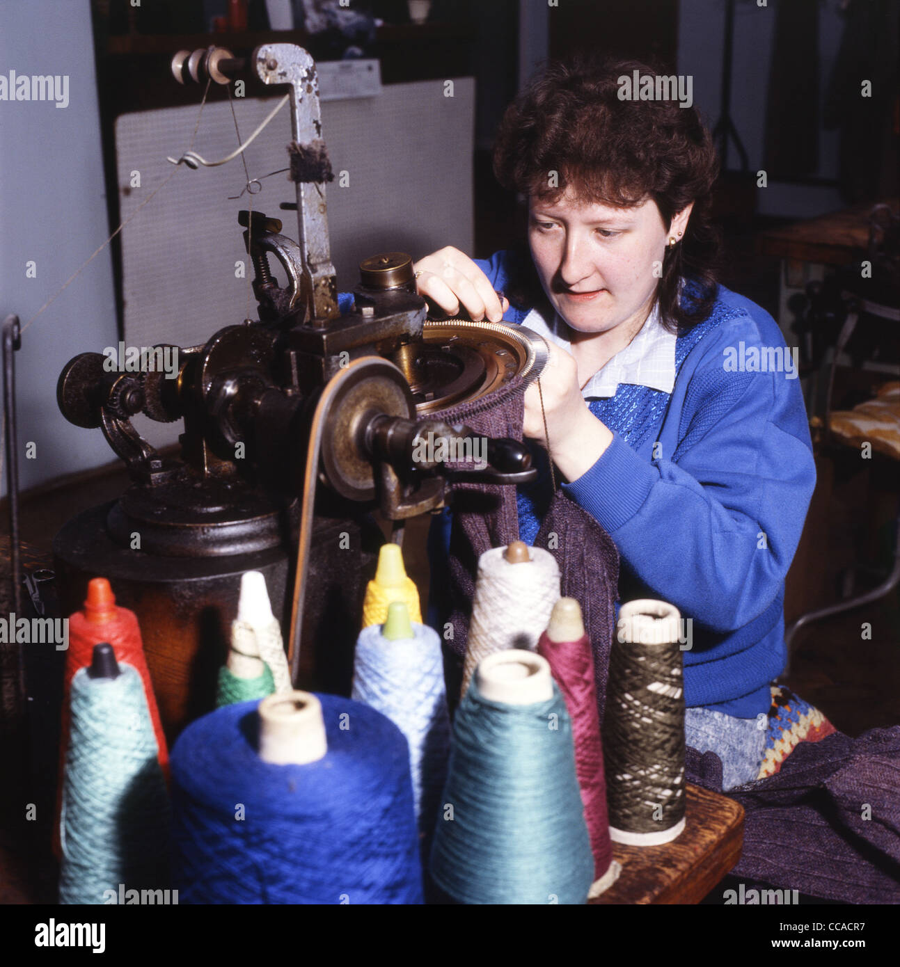 Knitting machines uk hi-res stock photography and images - Alamy