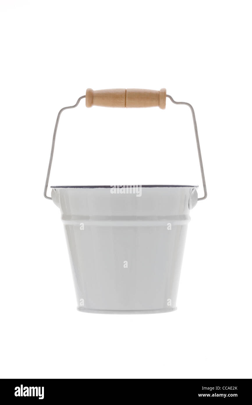 Metal bucket cutout hi-res stock photography and images - Alamy