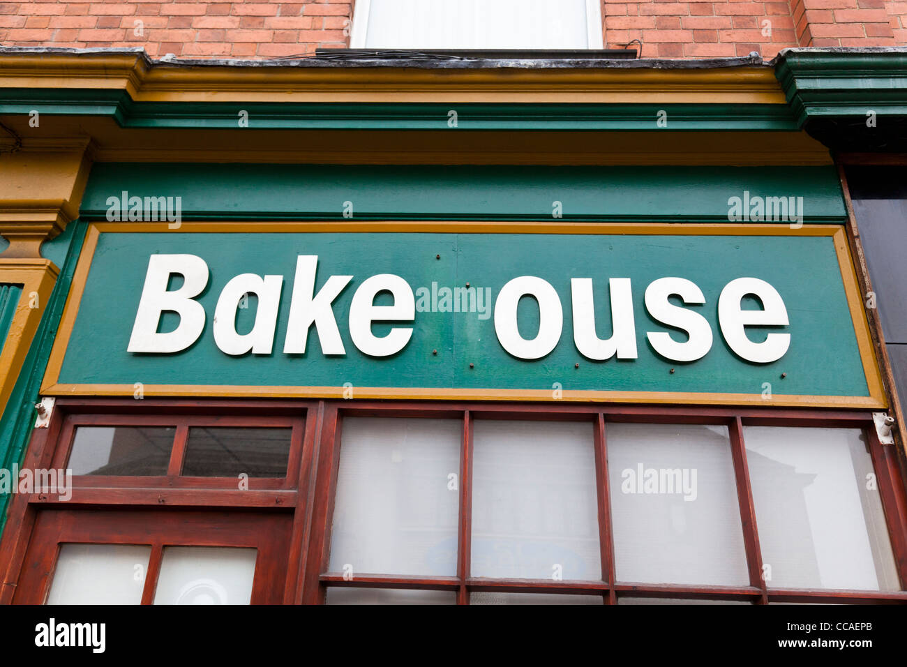 Sign missing letter hi-res stock photography and images - Alamy