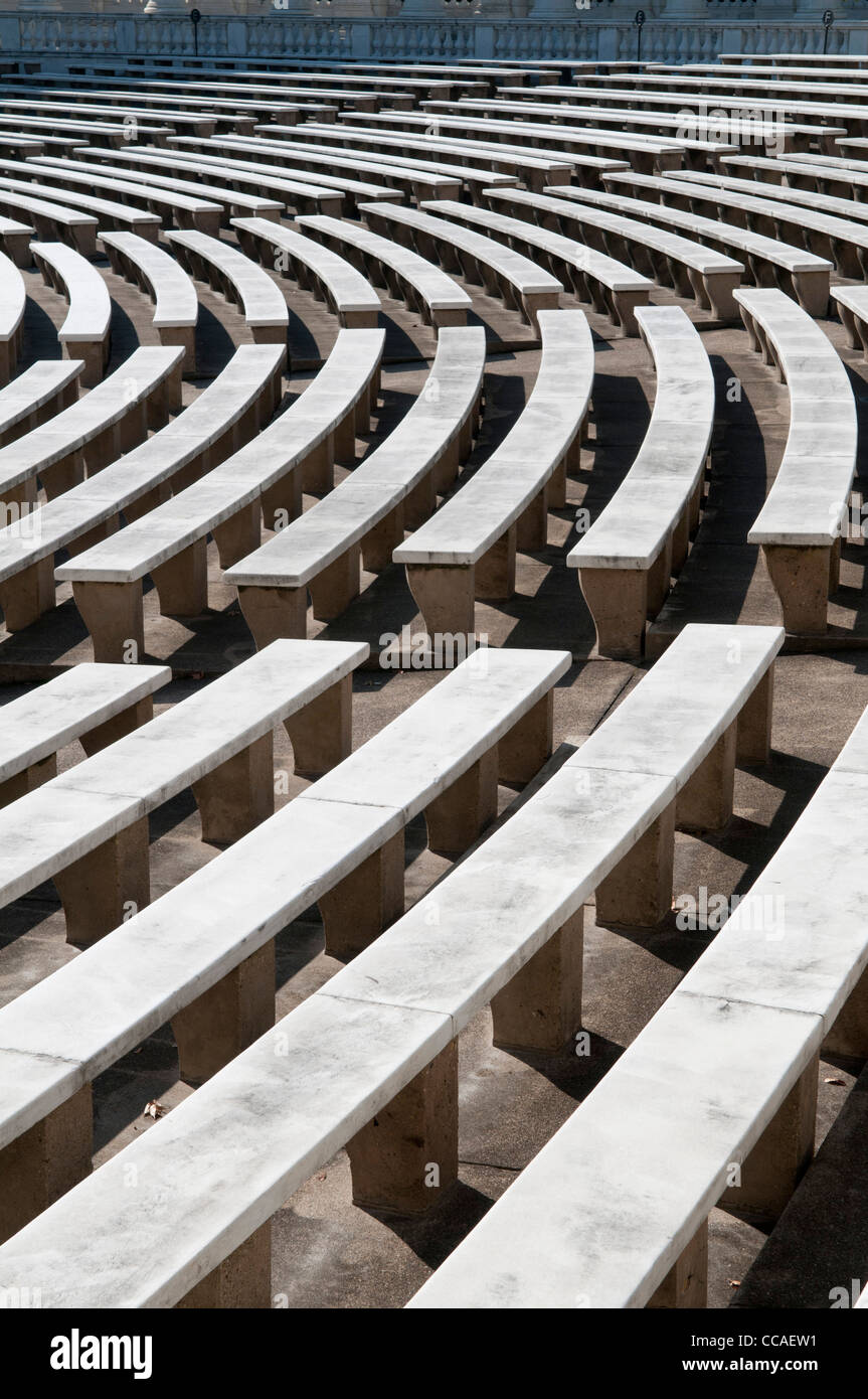 Concrete seats hi-res stock photography and images - Alamy