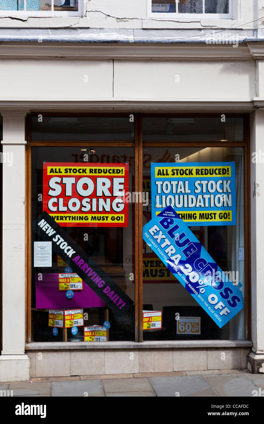 Closing down sign hi-res stock photography and images - Alamy