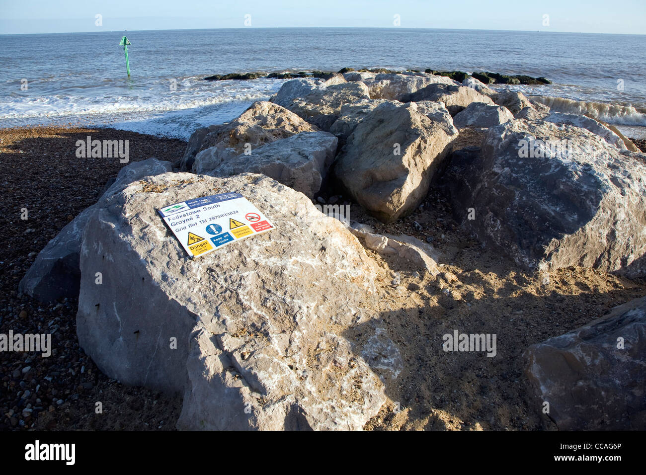 Rock groyne shingle beach Felixstowe, Suffolk Stock Photo - Alamy