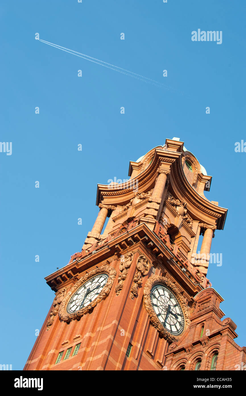 Palace hotel tower manchester hi-res stock photography and images - Alamy