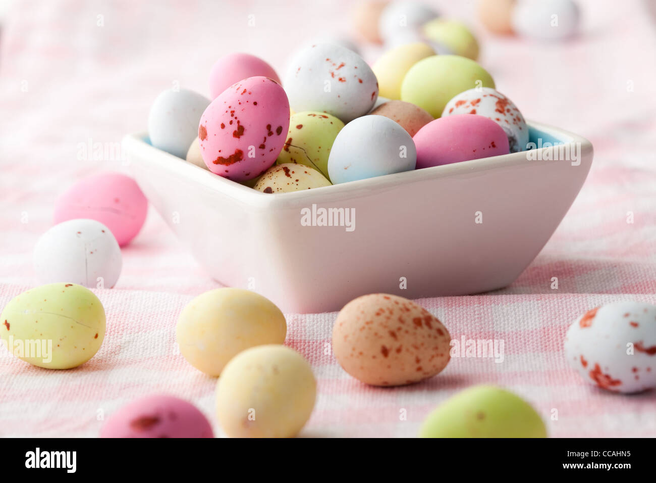 Close-up of pastel colored chocolate Easter egg candy Stock Photo - Alamy