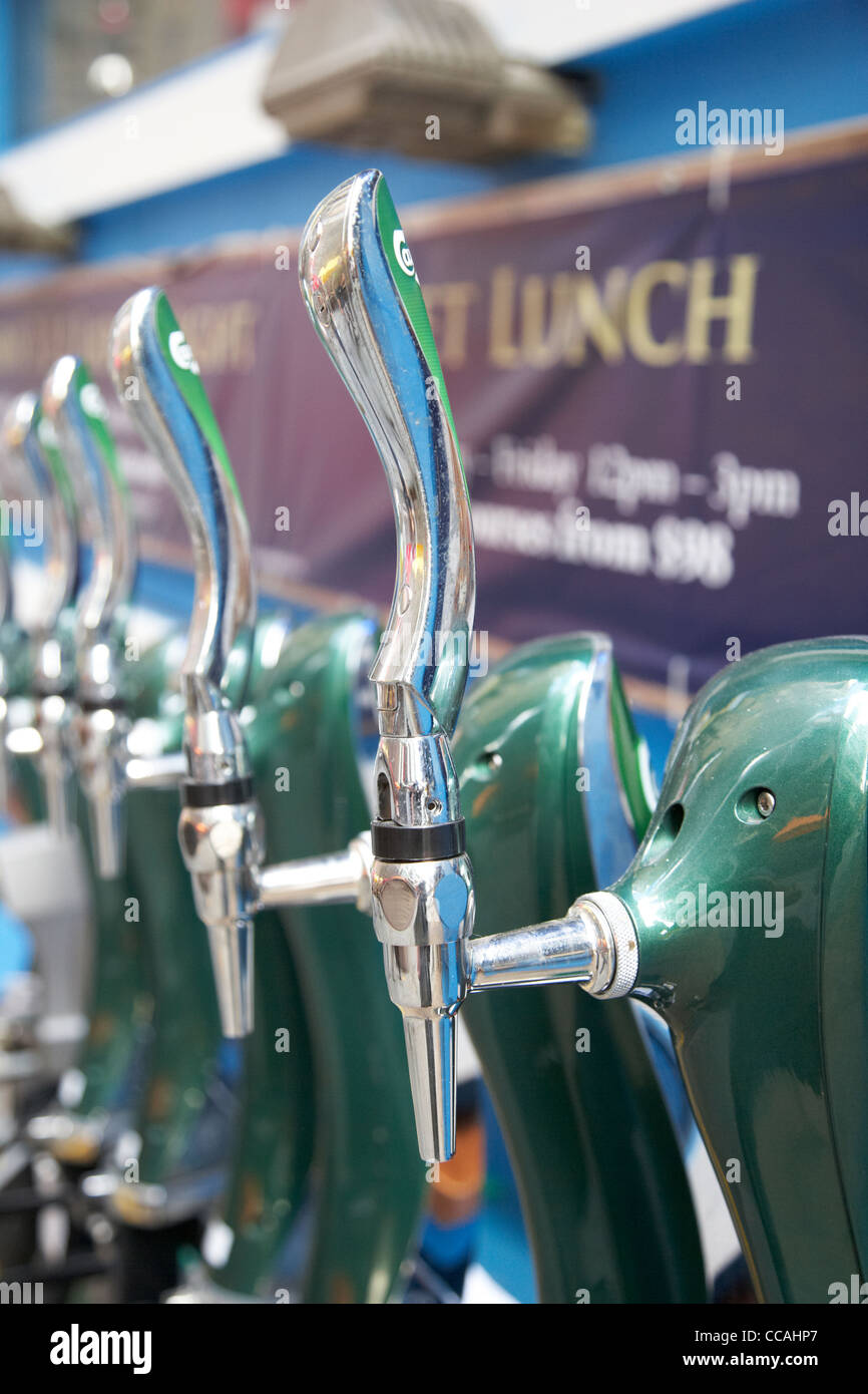 Row beer pumps hi-res stock photography and images - Alamy
