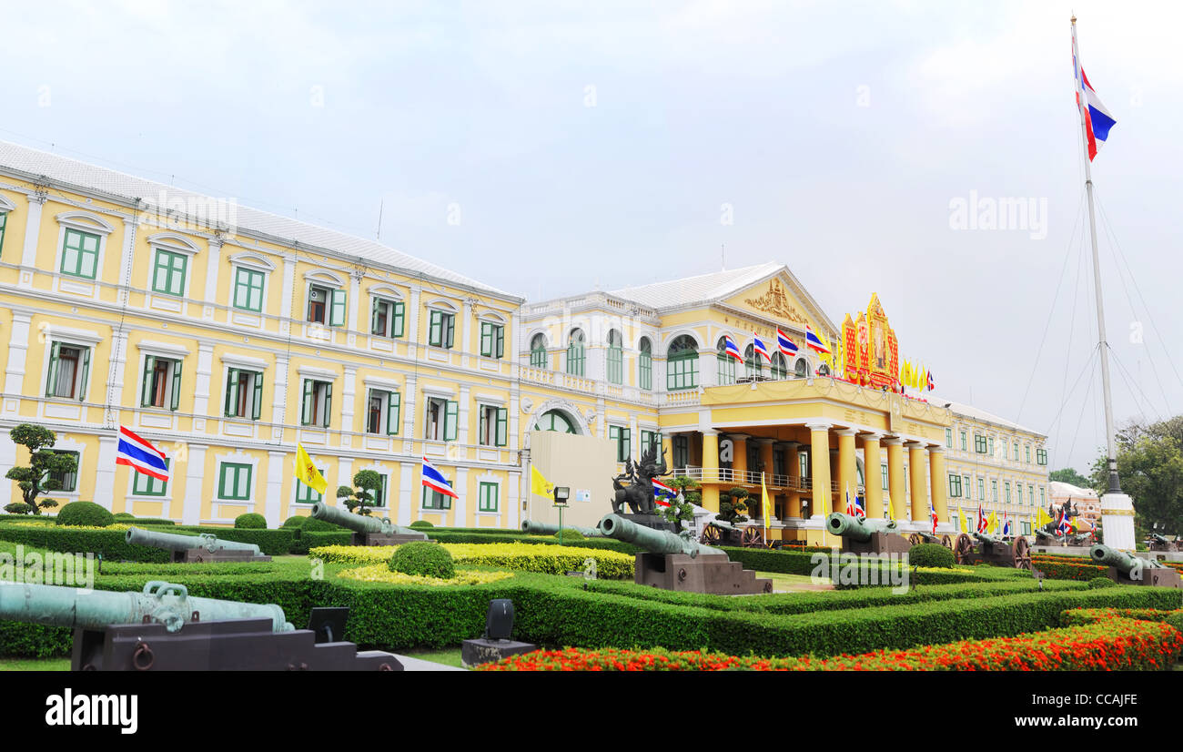 Ministry of defence office hi-res stock photography and images - Alamy