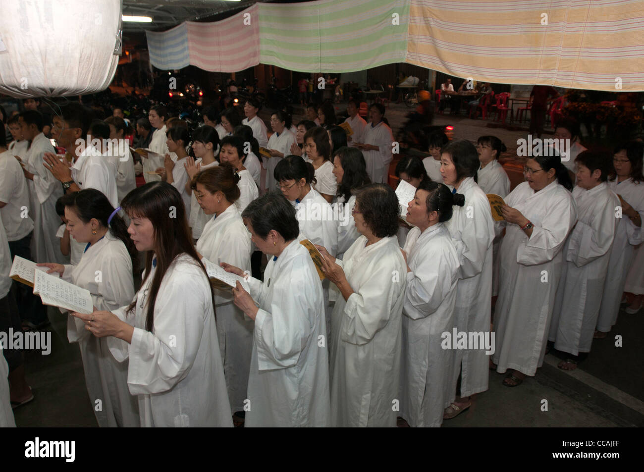 Shintoist women in Karimun - Indonesia Stock Photo - Alamy