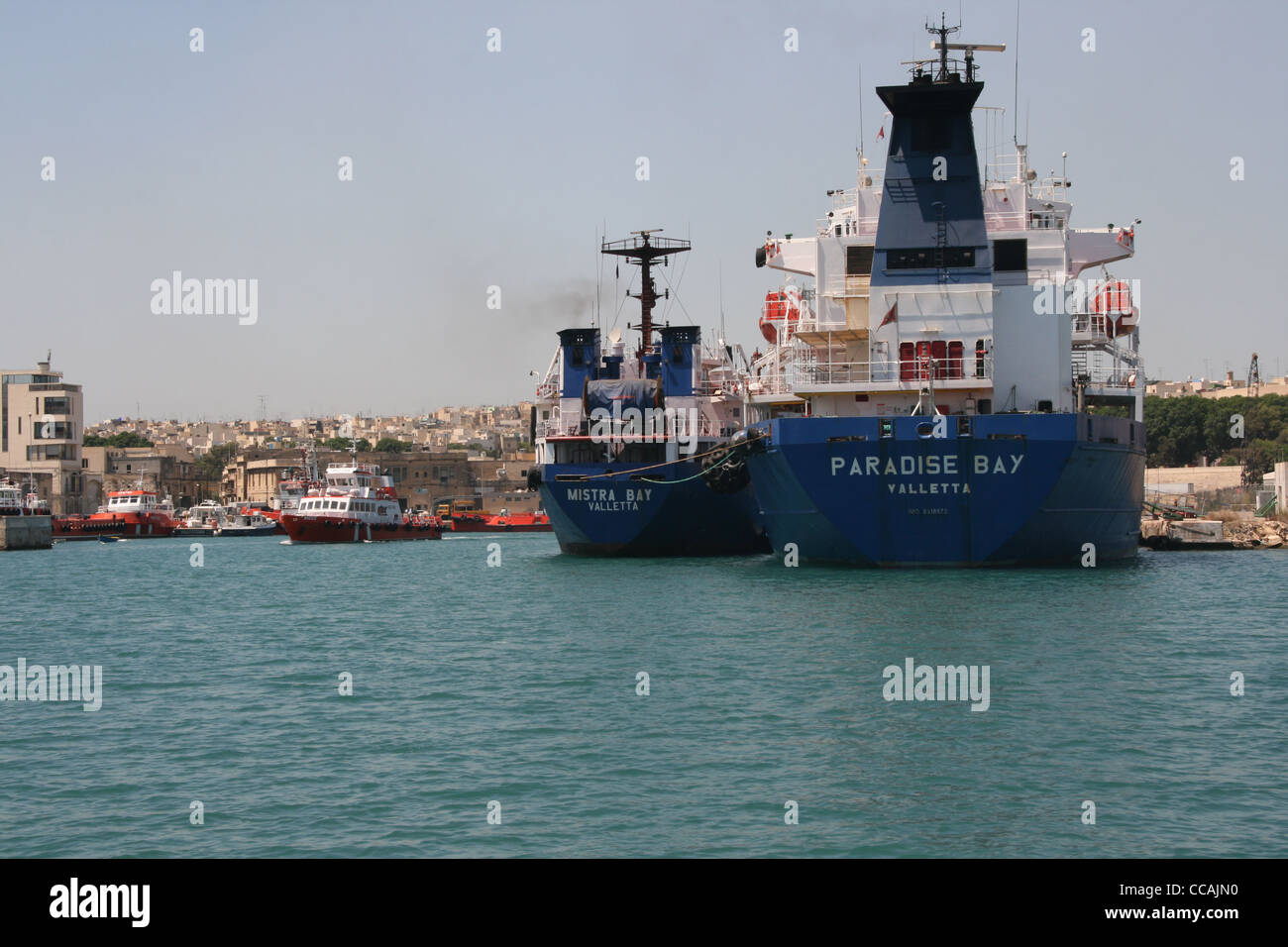 Harbour docks hi-res stock photography and images - Alamy