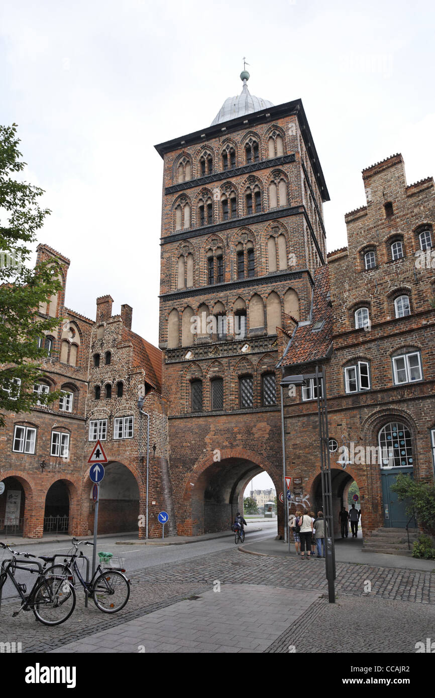 Burgtor exterior hi-res stock photography and images - Alamy