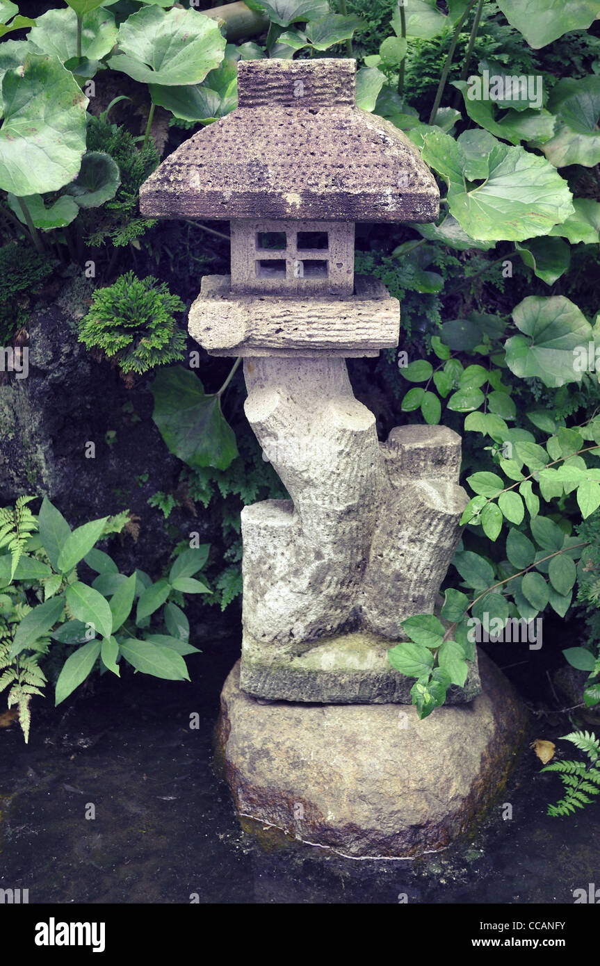 Stone garden lantern hi-res stock photography and images - Alamy