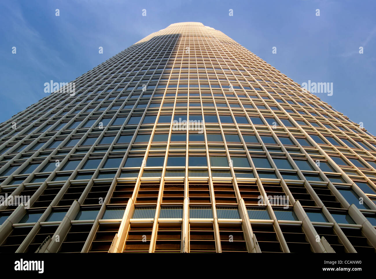 Hong kong ifc building hi-res stock photography and images - Alamy