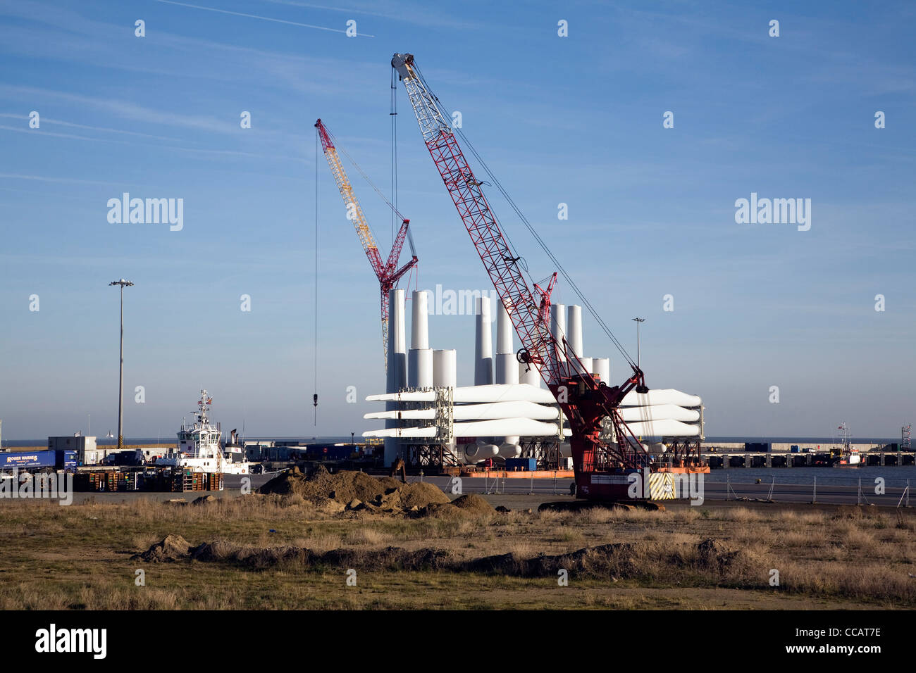 Crane wind turbine components Outer Harbour dock Great Yarmouth ...