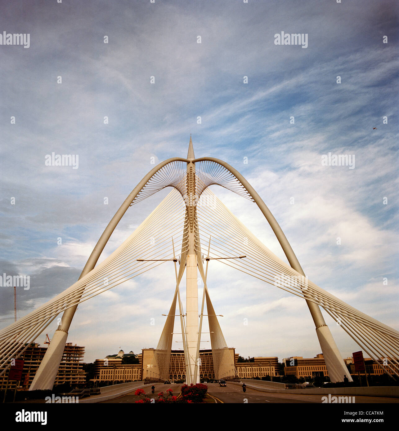 Modern world bridges hi-res stock photography and images - Alamy