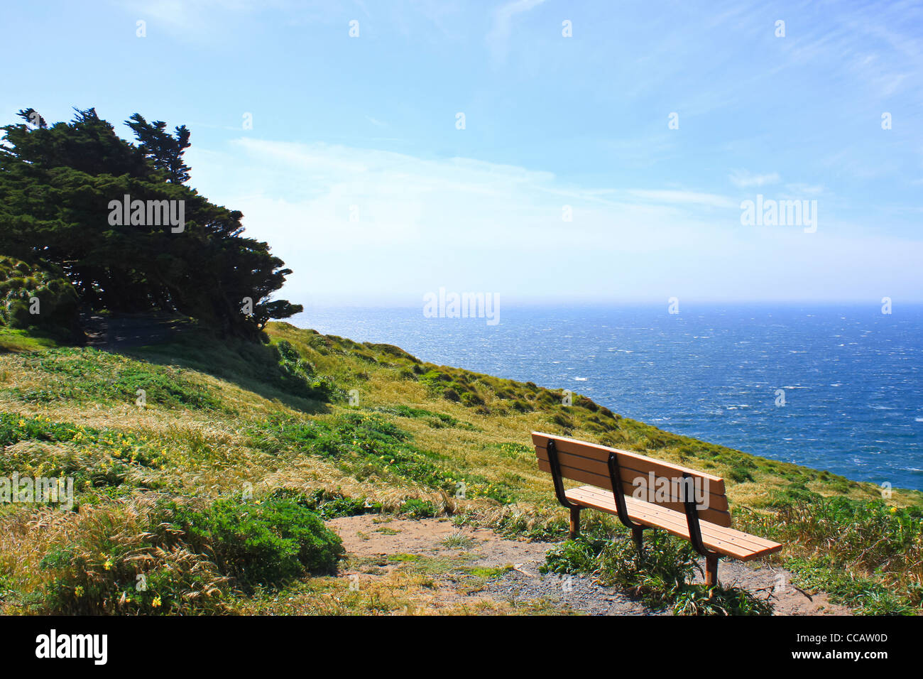 Bench cliff sea hi-res stock photography and images - Alamy