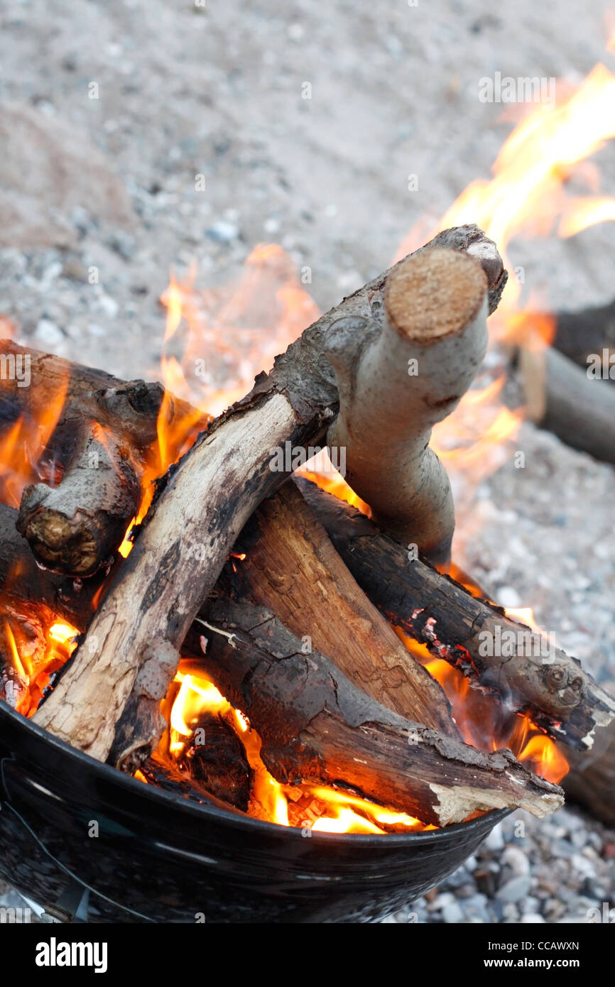 An outdoor fire Stock Photo - Alamy