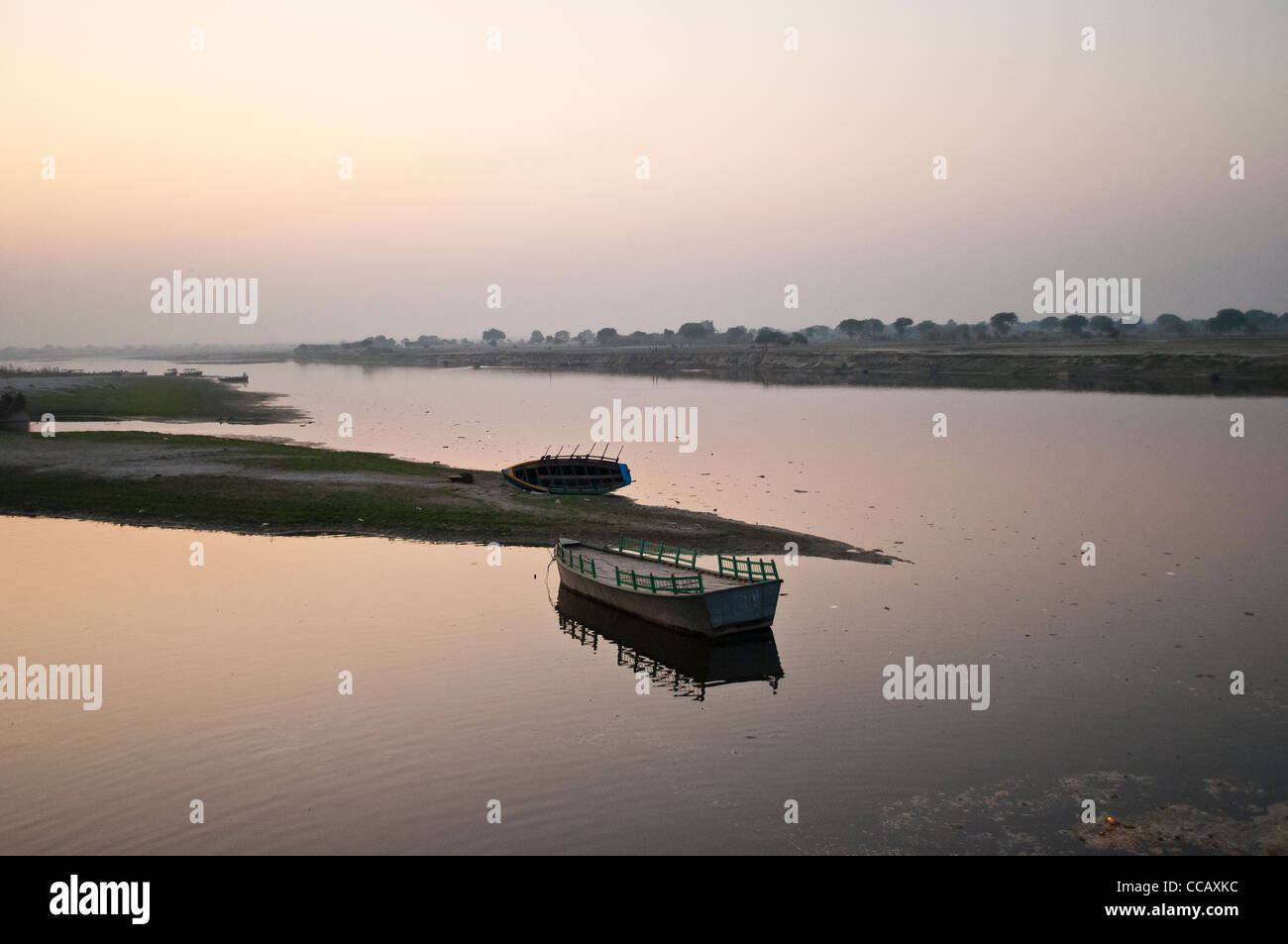 Yamuna river vrindavan hi-res stock photography and images - Alamy