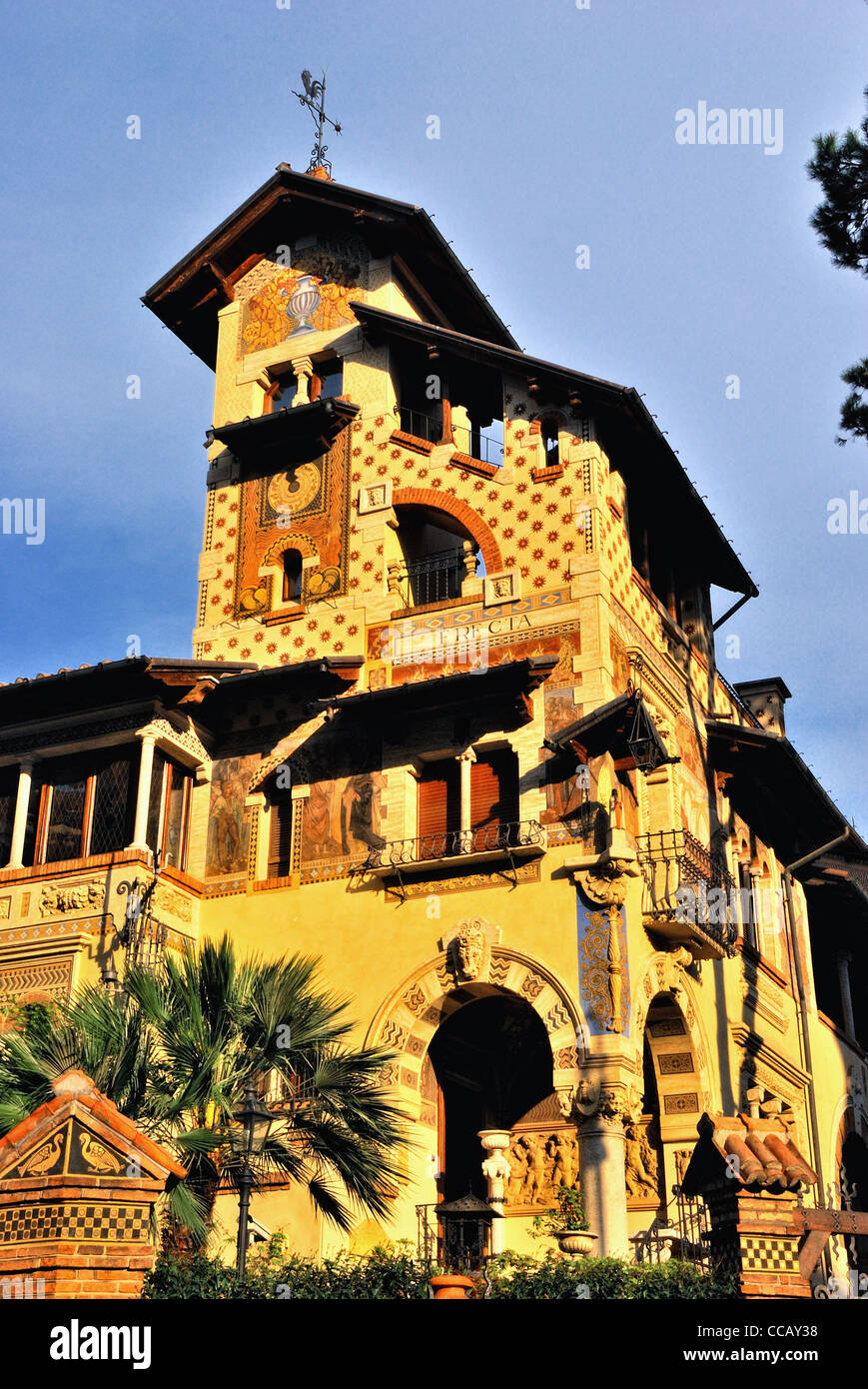 italia roma rome villino delle fate coppede’ piazza mincio Stock Photo ...