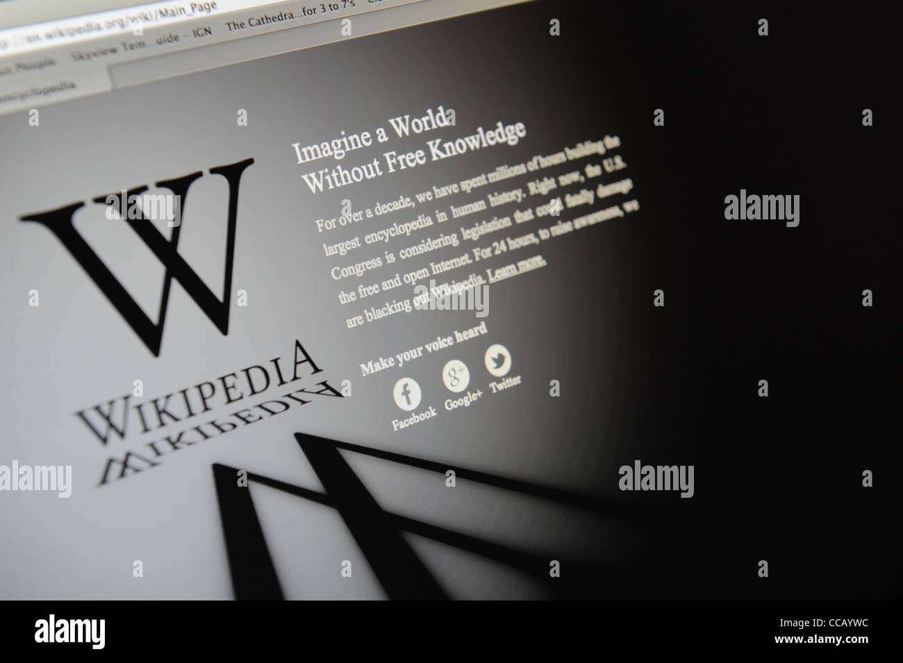 Computer screen showing the website for free online encyclopedia ...