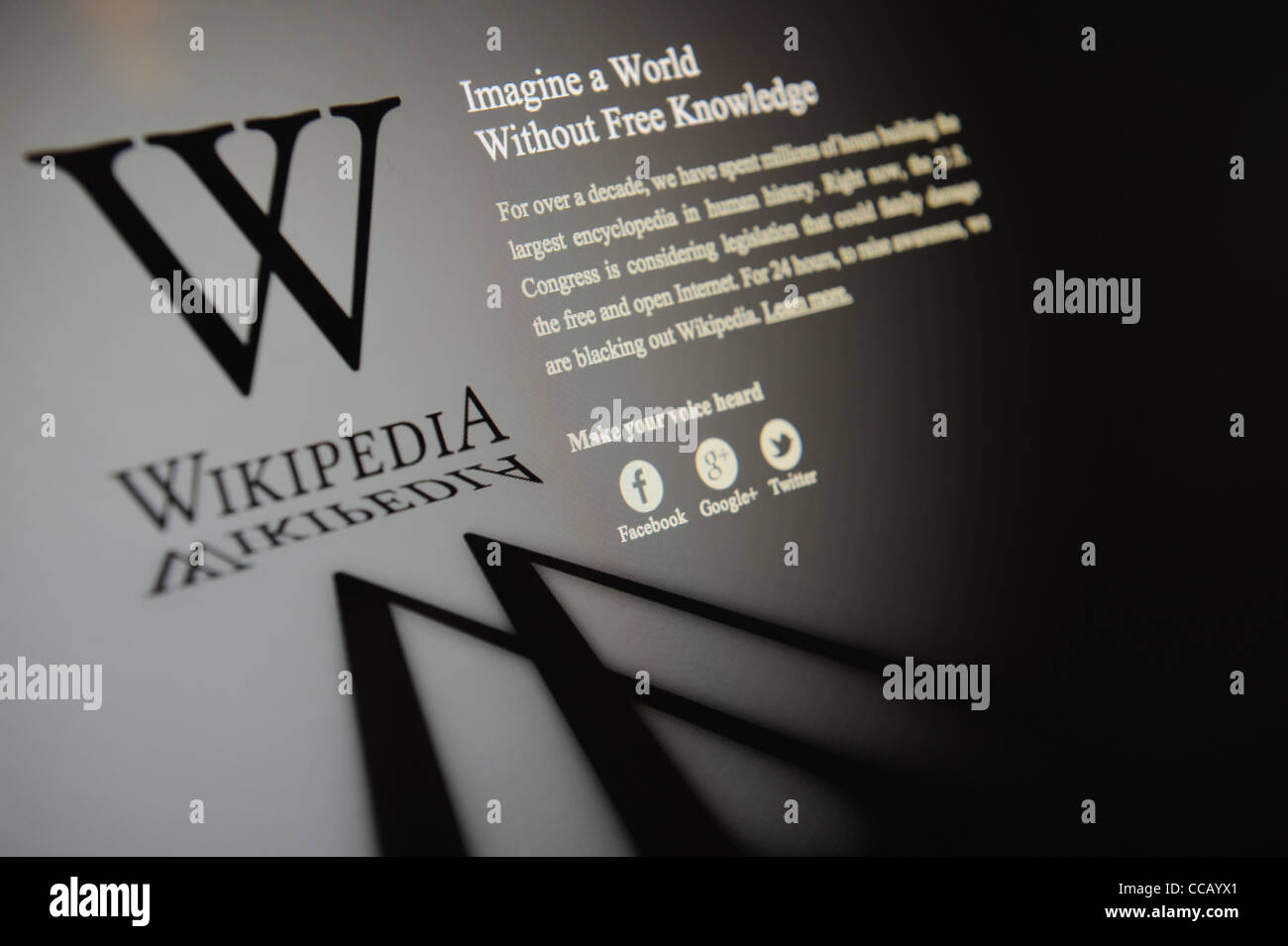 Computer screen showing the website for free online encyclopedia ...