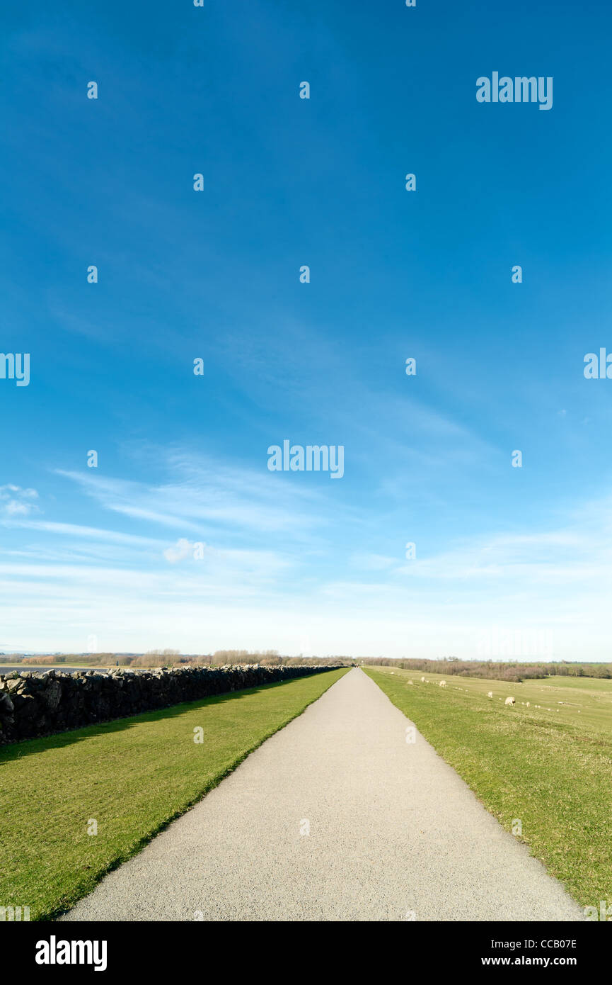 Empty path hi-res stock photography and images - Alamy