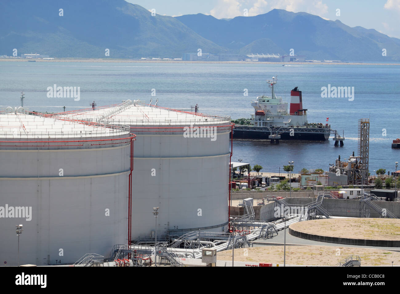 Oil tank china hi-res stock photography and images - Alamy