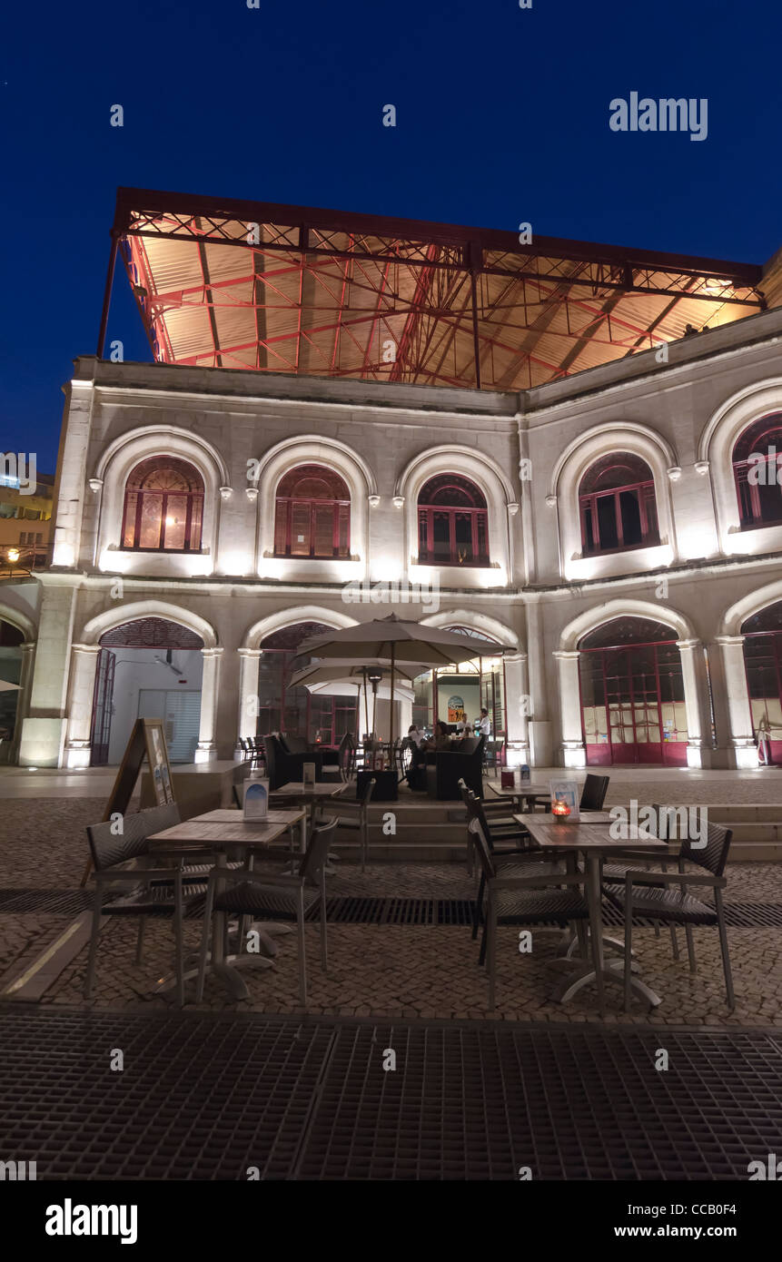 Rossio station in the night lisbon hi-res stock photography and images ...